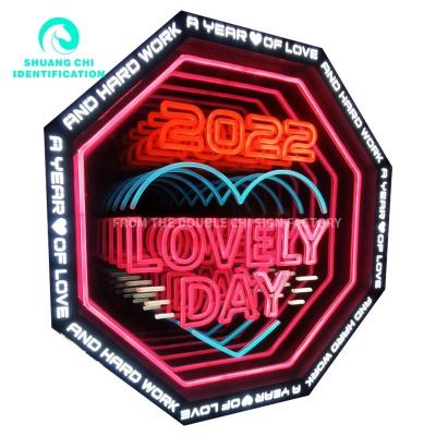 Cina 2023 Infinite Extension Digital Signage LED Light Box Mirror Abyss Neon Mirror per interni in vendita