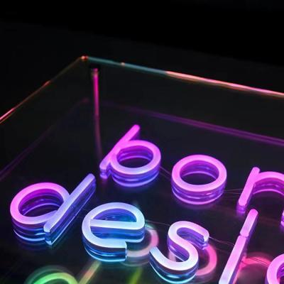 China Custom Infinity Effect Kleurgradiënt Spiegel Licht Neon Schild met Duurzaam Metalen Frame Te koop