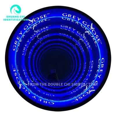 中国 プラグ電源 高い雰囲気とLEDストライプルームのアップグレードのための近代的なネオン鏡 販売のため