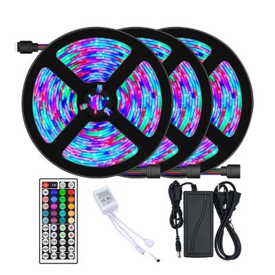 Cina 16.4ft 12V 5050 RGB Smart Bluetooth LED Strip Music Light per la decorazione della camera da letto in vendita