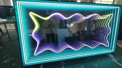 Cina Illuminazione ambientale a specchi di neon a colori personalizzati Il modo perfetto per illuminare il tuo spazio in vendita