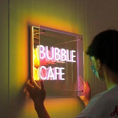 Cina Colori personalizzabili 3D LED effetto infinito Specchio luce Neon segno con materiale di vetro in vendita