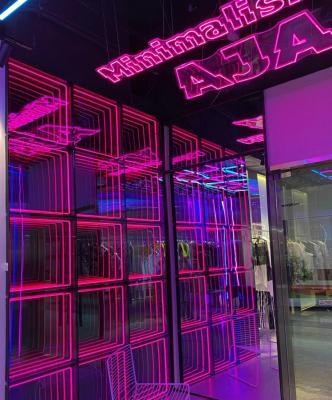 Cina Animazione di segni a LED personalizzata con fan olografico 3D Infinity Mirror in disegno colorato in vendita