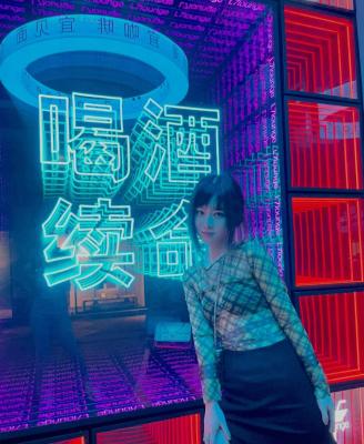 China 3D Hologram Abyss Layer Mirror Kleurrijk en aangepast met LED-strips Lichtbron Te koop