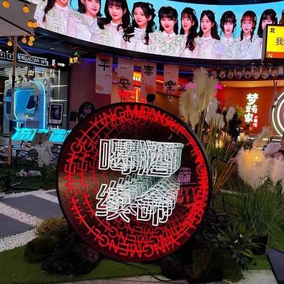 Cina Cartellone neon mirror in acciaio inossidabile personalizzato per la decorazione del negozio 2024 in vendita