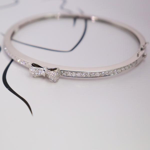 Quality 18k Gold Butterfly Ribbon Diamond Bracelet Customized Fine Jewelry IGI GIA Lab for sale