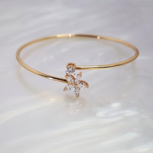 Quality Customized 18K Gold Flower Diamond Bracelet IGI GIA Lab Grown Diamond for for sale