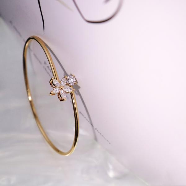 Quality Customized 18K Gold Flower Diamond Bracelet IGI GIA Lab Grown Diamond for for sale