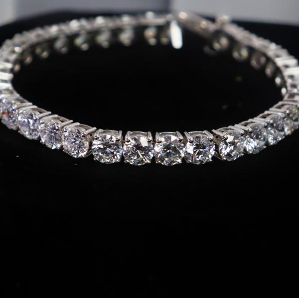 Quality Customizable 18K Gold Diamond Bracelet IGI GIA Lab Grown Diamond for Engagement Wedding or Banquets Fine Jewelry for sale