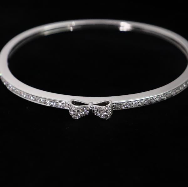 Quality 18K Solid Gold Classic Bracelet with Custom Bowknot VVS Diamond for Women for for sale