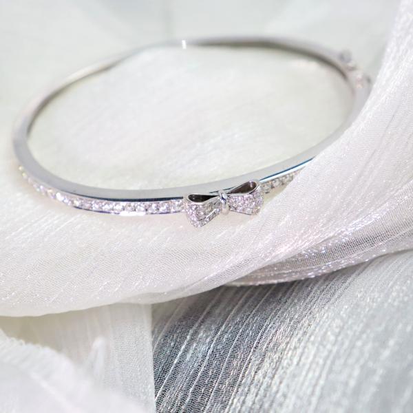 Quality 18K Solid Gold Classic Bracelet with Custom Bowknot VVS Diamond for Women for for sale