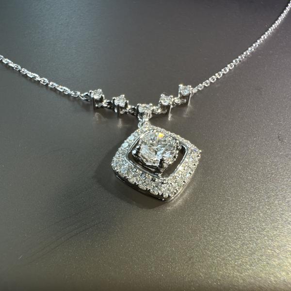 Quality Customized Luxury 18k Gold Diamond Necklaces for Women Dainty Square Diamond for sale