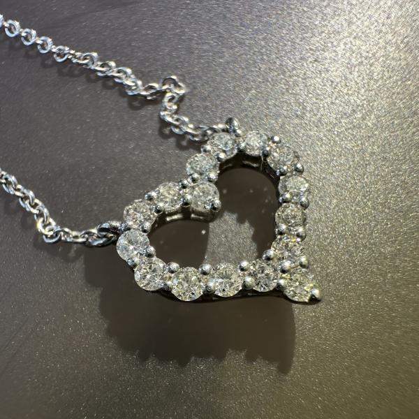 Quality Customized Luxury 18K Gold Heart-Style Pendant Handmade Diamond Necklaces for for sale