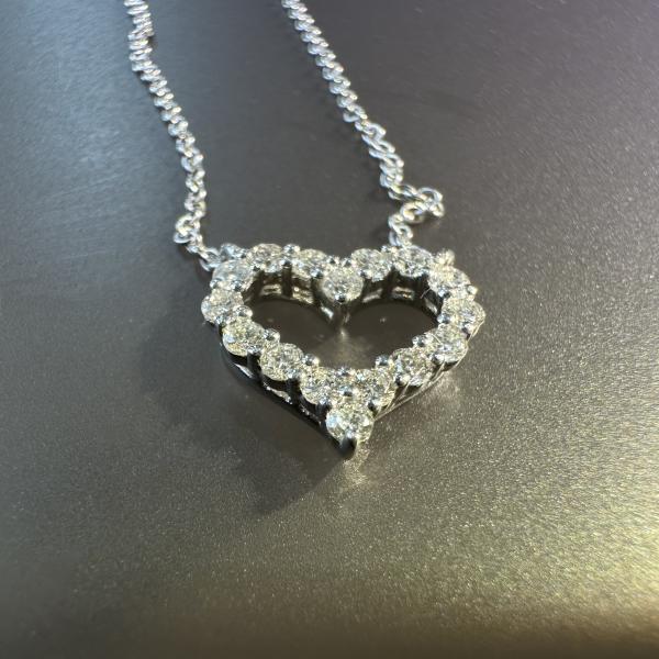 Quality Customized Luxury 18K Gold Heart-Style Pendant Handmade Diamond Necklaces for for sale