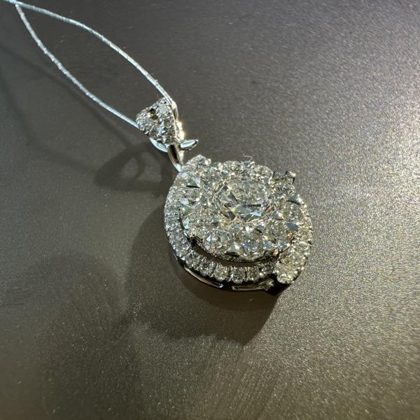 Quality Handmade Luxury 18k Gold Diamond Cluster Pendant Customized Fashion Jewelry for sale