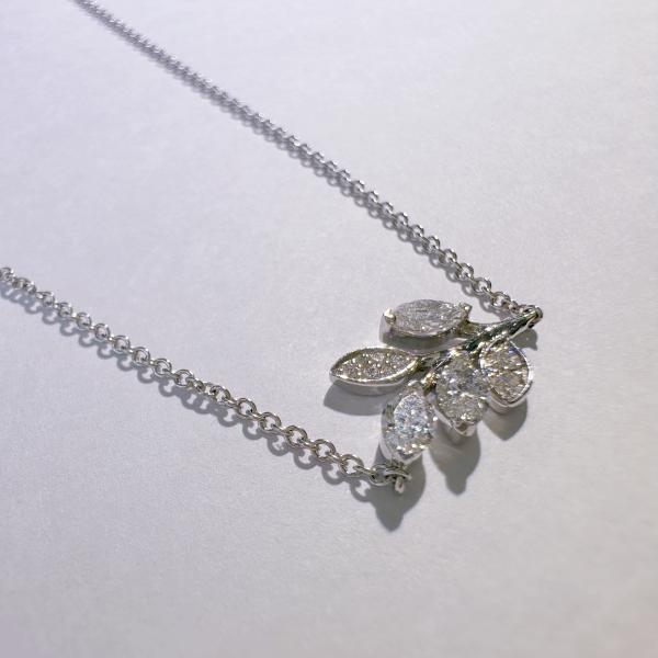 Quality Handmade Luxury 18K Gold Leaf Pendant Necklace New Design Fashion Jewelry Women for sale