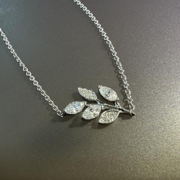 Quality Handmade Luxury 18K Gold Leaf Pendant Necklace New Design Fashion Jewelry Women for sale