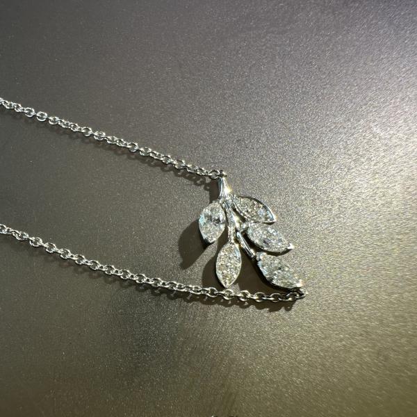 Quality Handmade Luxury 18K Gold Leaf Pendant Necklace New Design Fashion Jewelry Women for sale