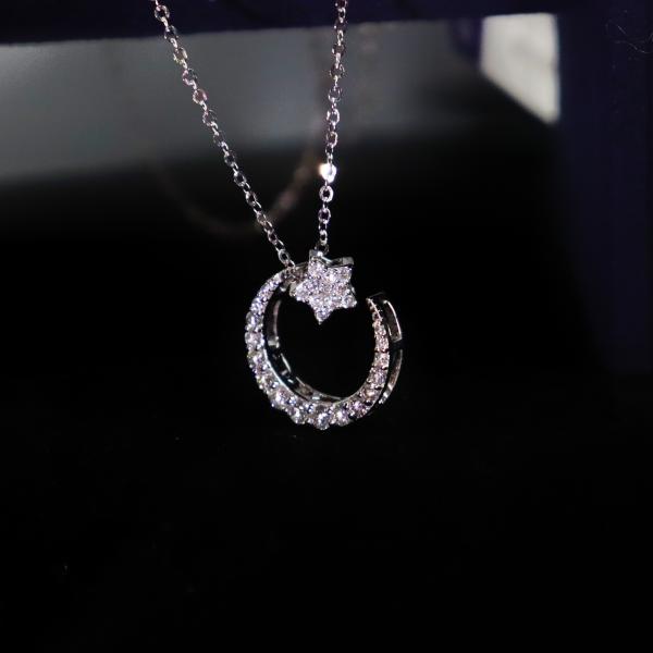 Quality Romantic 18K Gold Crescent Moon Star Lab-Grown Diamond Necklace Wholesale for for sale
