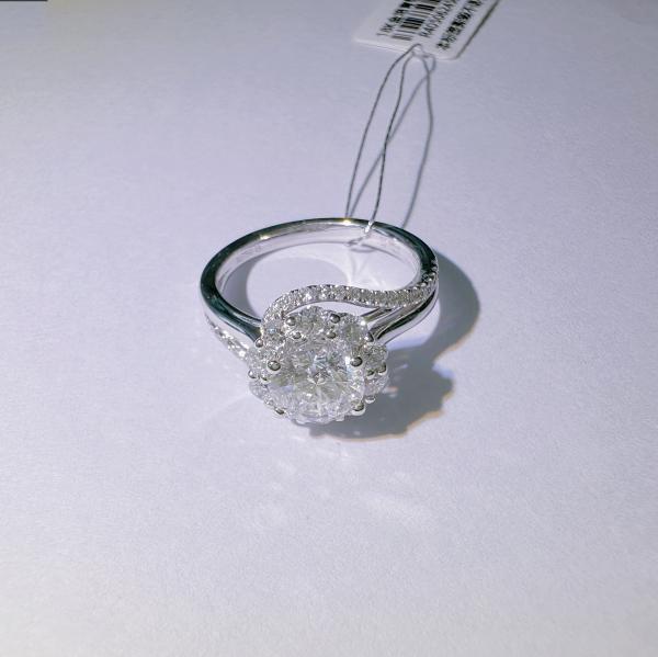 Quality Fortune Flower Customized 18K Gold Diamond Ring Engagement Wedding Banquet Women for sale