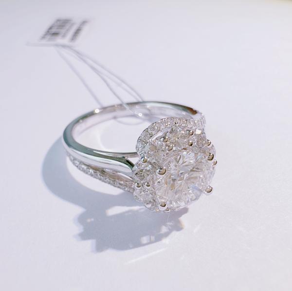 Quality Fortune Flower Customized 18K Gold Diamond Ring Engagement Wedding Banquet Women for sale