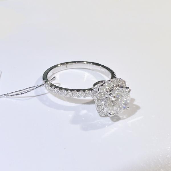 Quality Customized 18K Gold Cluster Diamond Ring IGI GIA Lab Grown Diamond for for sale