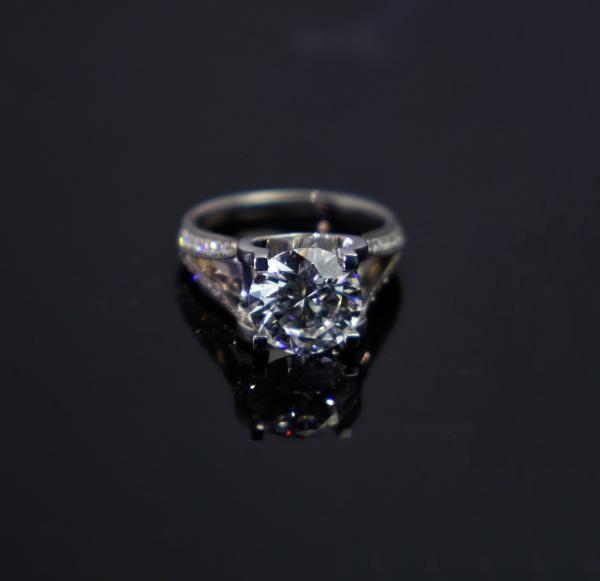 Quality Bullhead 18K Gold Customized Fine Jewelry IGI GIA Lab Grown Diamond Engagement Wedding and Banquet Rings for sale