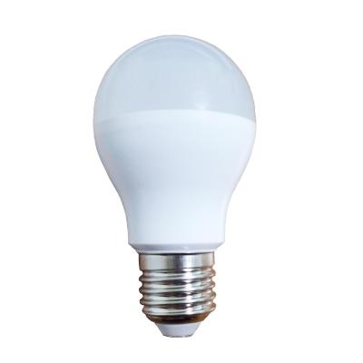 China 180 grados 9W llevaron resistencia térmica de la CA 230V de las bombillas E27 4000K del globo en venta