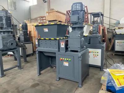 Cina Riciclaggio Industrial Double Shaft Shredder Macchine di frantumazione di metalli pesanti e di plastica in vendita