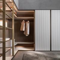 China Custom French Design Wardrobe with Integrated Vanity Table - 20-40 Day Lead Time, Multiple Storage Solutions for sale