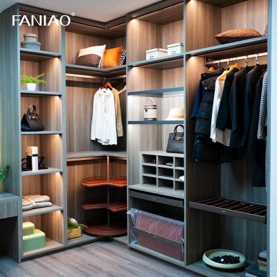 China Solid Wood Customized Wardrobe Closet Modern Walk In Closet with Dress Mirror for sale