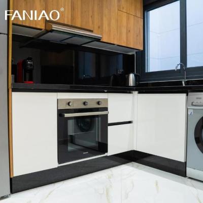 Cina Custom Full Luxury Lacca Con Lavello Moderno Mini Cucina Gabinetto Per Hotel in vendita