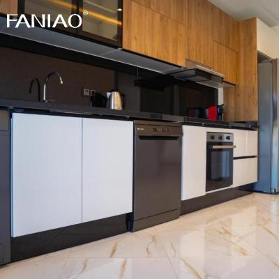 Cina Custom Full Luxury Lacca Con Lavello Moderno Mini Cucina Gabinetto Per Hotel in vendita