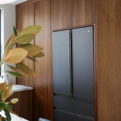 China Custom Matt Modern Island Designs Storage Wood Grain Kitchen Cabinet For Villa for sale