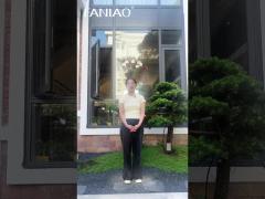 Roupas brancas francesas modernas de luxo armários com mesa de vestidos armários de madeira personalizados de quarto com espelho