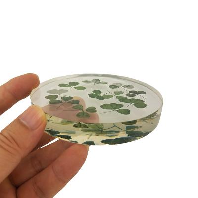 Cina Fermacarte trasparente artificiale del fiore con i frammenti/le scalpellature in vendita