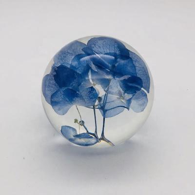 Cina Peso di carta domestico del dente di leone della decorazione, fermacarte acrilico della resina del fiore in vendita