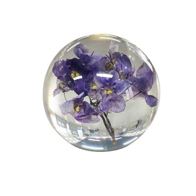 Cina 3D Crystal Paperweight Ball, fermacarte su ordinazione con i fiori dentro in vendita