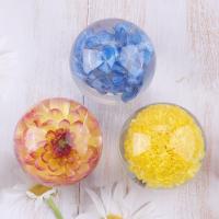China Dia80mm Dia90mm Flower Paperweight Clear Solid Epoxy Resin Sphere for sale