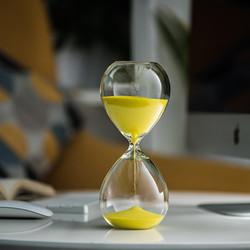Cina Orologio saltato della sabbia di tempo della clessidra di vetro del temporizzatore della sabbia per la decorazione della Camera in vendita