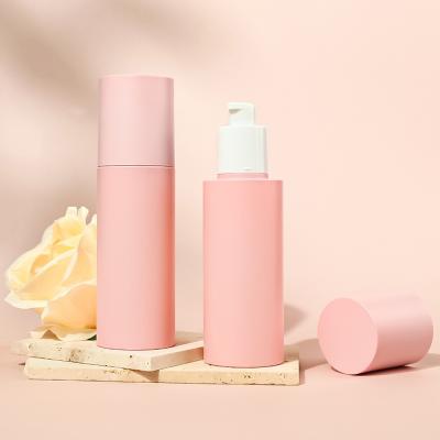 Cina Bottiglie colorate trasparenti per gocciolanti in PET 20 ml Bottiglia rotonda di siero di olio da 50 ml in vendita