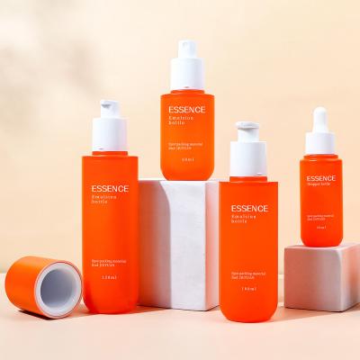 Cina Bottiglia di plastica a spruzzo in PET quadrata trasparente Custom Bottiglie di plastica per trucco di lusso in vendita