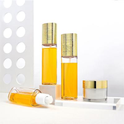 Cina Bottiglia di spray per trucco vuoto personalizzata con fondo rotondo spessore 120 ml in vendita