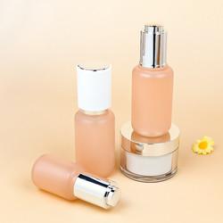 Cina Bottiglia per acqua spray di 20 ml di plastica PET ambra con tappo del disco gocciolante in vendita