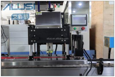 Cina Linea di produzione di coperchiamento di riempimento liquida della bottiglia di plastica di Ailusi SUS304&316L con l'etichettatura della bottiglia rotonda in vendita