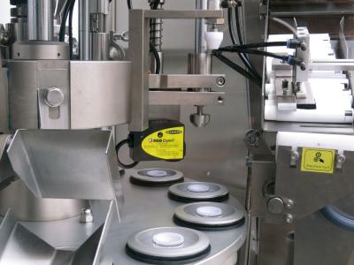 Cina materiale da otturazione crema cosmetico della metropolitana della macchina del dentifricio in pasta di colore del miscelatore due dell'omogeneizzatore dell'emulsionante 500bph in vendita