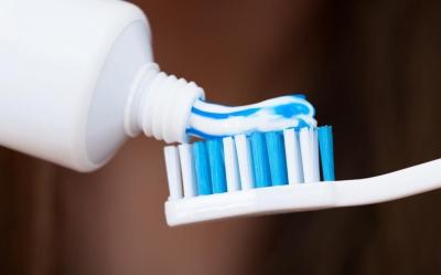 Cina materiale da otturazione crema cosmetico della metropolitana della macchina del dentifricio in pasta di colore del miscelatore due dell'omogeneizzatore dell'emulsionante 500bph in vendita