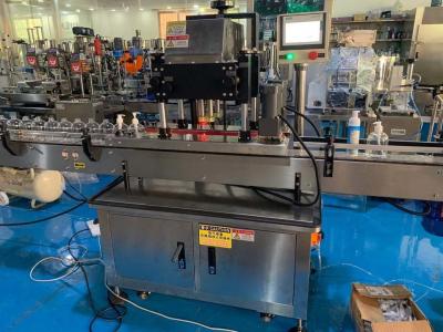 Cina Capsulatrice di plastica automatica cosmetica 40pcs/Min del coperchio a vite della tappatrice della bottiglia di vetro in vendita