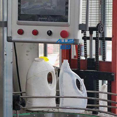 Cina Macchina di riempimento liquido per bottiglie a 10 ugelli su misura 1500 bph in vendita