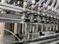 China Automatic Stainless Steel Liquid Filling Machine 100-5000ml CE Certified for Chemical Beverage for sale
